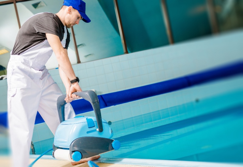 Choosing a Commercial Pool Service Company